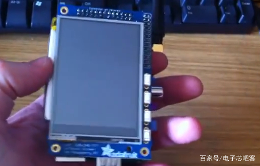 PiPhone是使用Raspberry Pi树莓派构建的手机_百科TA说