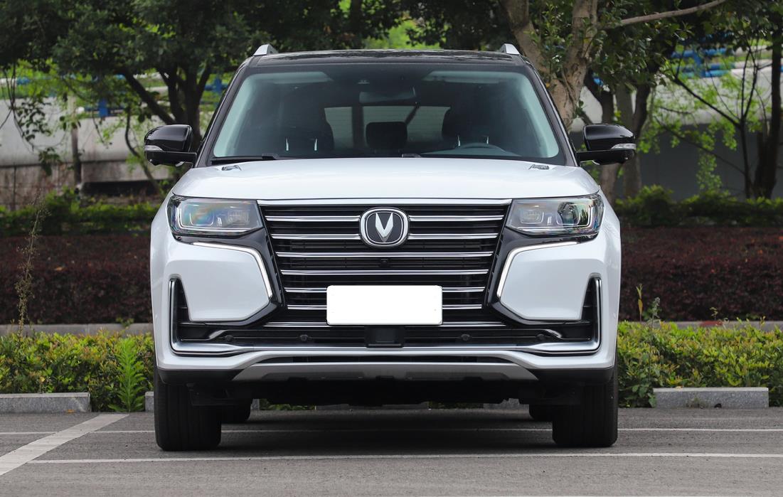 18万选哪款车？长安CS95还是雪佛兰探界者？读完你就清楚了_百科TA说