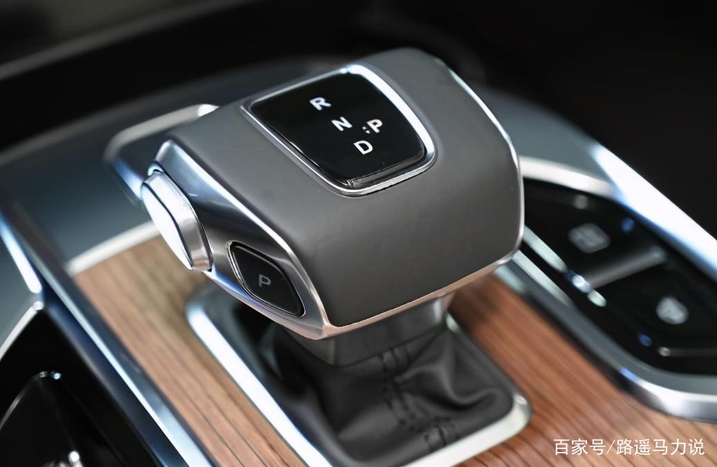 红旗E-HS9正式下线投产 预售55万元起_百科TA说