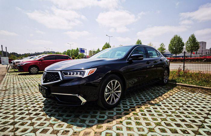 开了讴歌TLXL，再提捷豹XEL，对比档次，车主：两车旗鼓相当_百科TA说