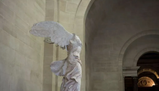 为什么说胜利女神雕刻最能代表古希腊艺术水平？_百科TA说