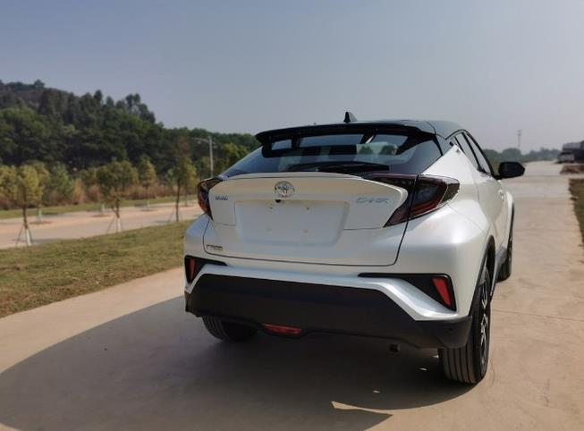 开了马自达CX4，再花17万开丰田CHR，车主：想说六个字_百科TA说