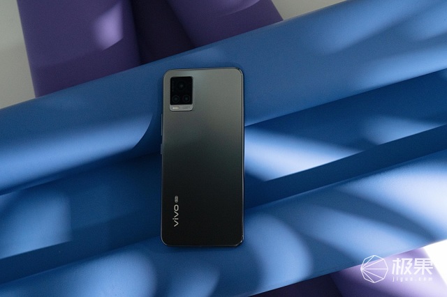 4400万像素最强自拍神器+4K视频录制！vivo S7发布，2798元起_百科TA说