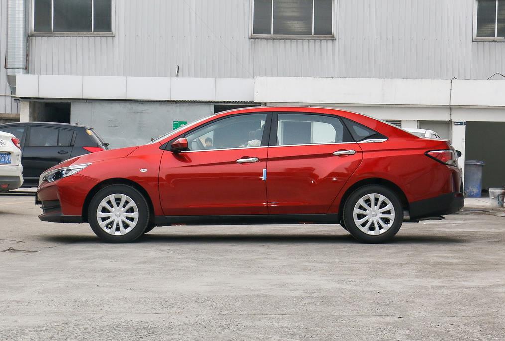 采访启辰D60驾驶者，它有何必胜法宝？到手8万合适吗？_百科TA说