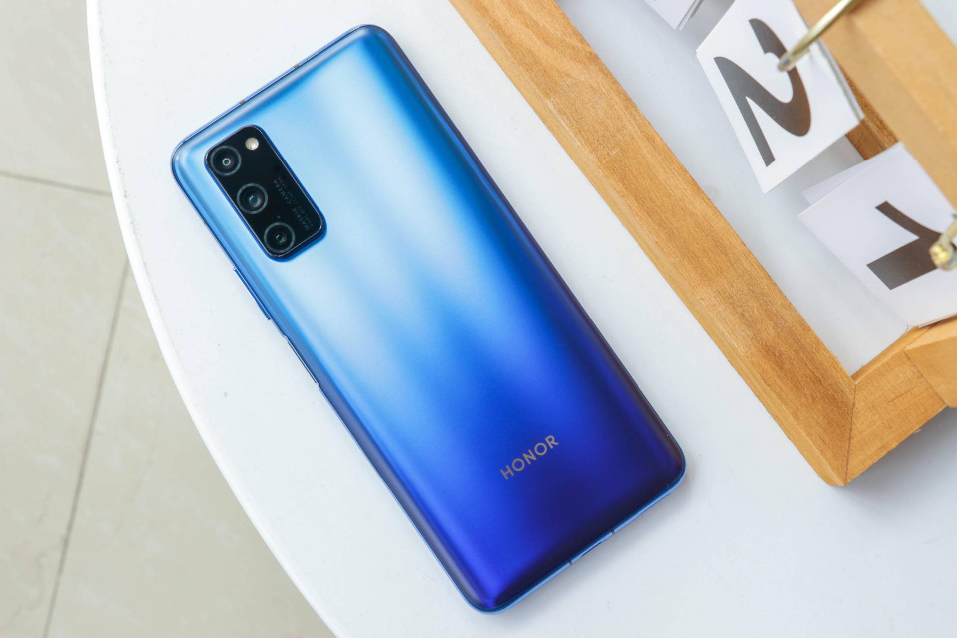 荣耀V30 Pro测评：优缺点都足够明显，却少有机型能与之竞争_百科TA说