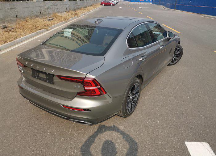 23万如何抉择？凯迪拉克ATSL和沃尔沃S60怎么选？看完你就知道了_百科TA说