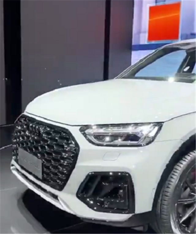 21款“溜背”奥迪Q5L亮相，自带碳纤维外后视镜，车身还加长88mm_百科TA说