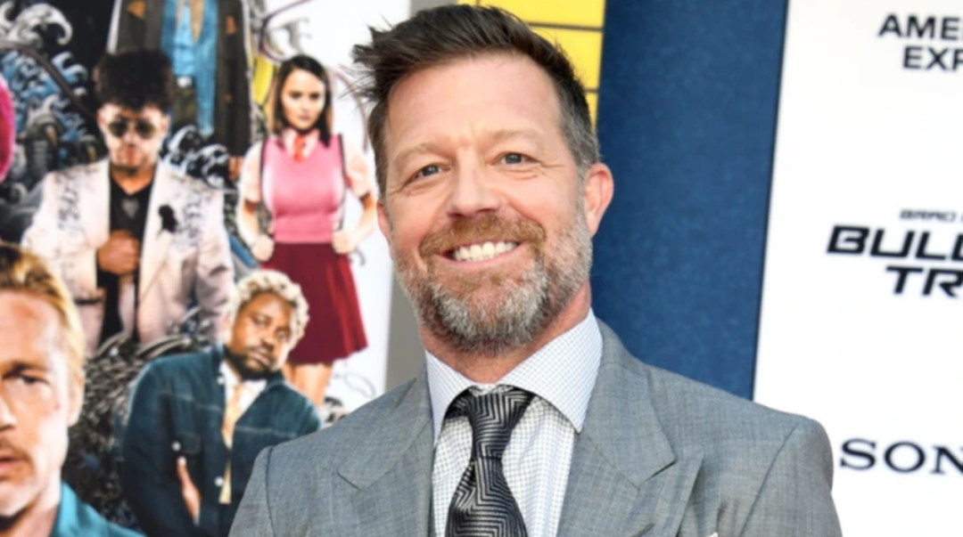 传奇！给布拉德皮特当5次替身，改当导演拍《死侍2》《疾速追杀》_百科TA说