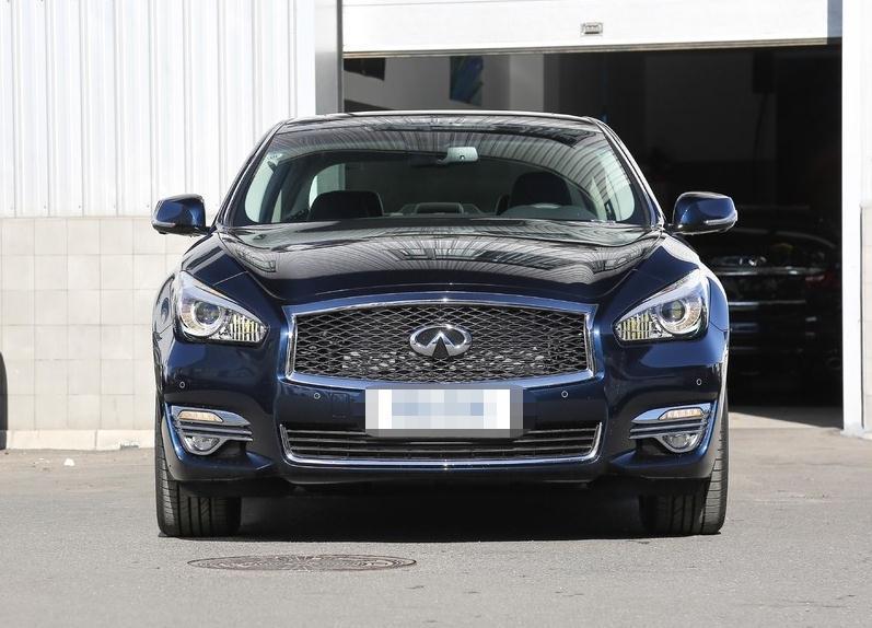 花了38万入手英菲尼迪Q70L，行驶2个月后，车主分享了驾驶体验！_百科TA说