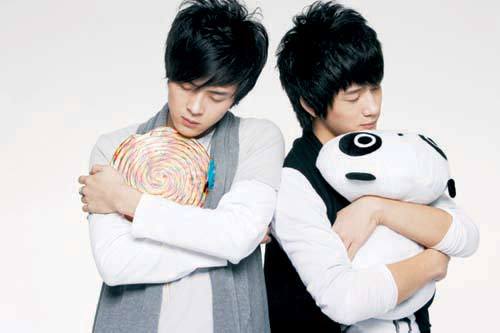 光荣（2007年BOBO组合发行的首张EP）_百度百科