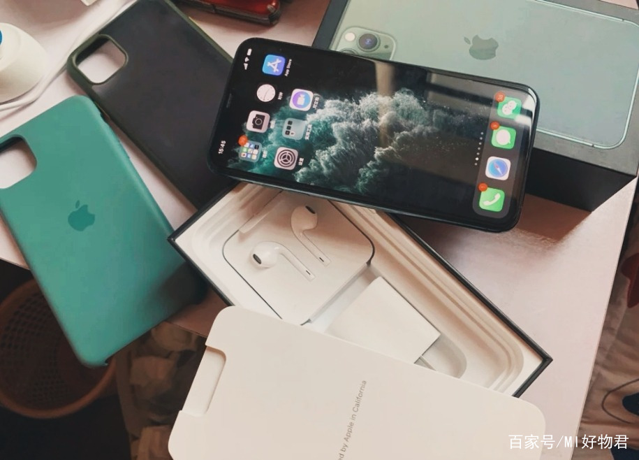 为何老师傅建议我Mate30要买Pro版本，而苹果11却不推荐Pro版本呢_百科TA说