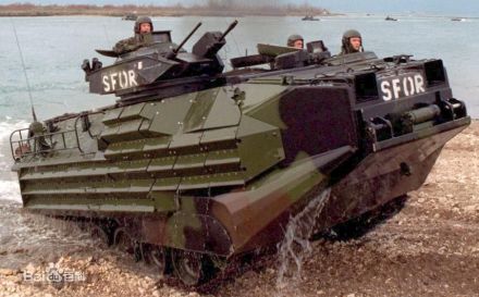 AAV7系列两栖战车_百度百科