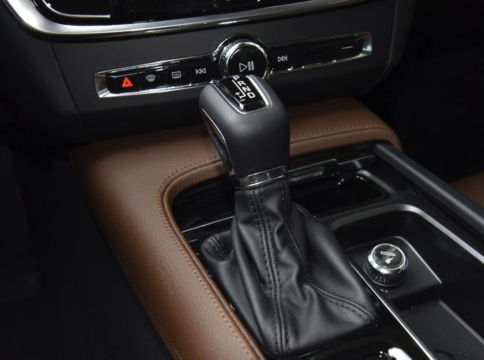 不听家人劝阻，入手沃尔沃S90，6000公里后车主说了驾驶体验_百科TA说