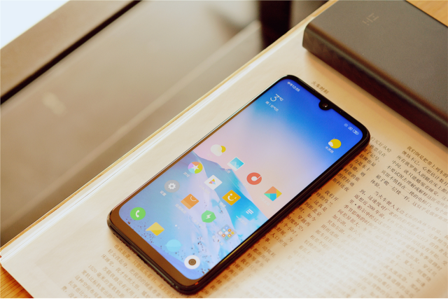 发布四个月又降价，Redmi这款在售千元机抢市场很刚_百科TA说