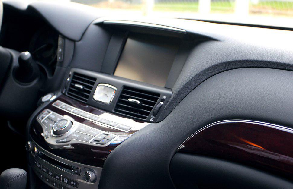 怀揣36万，英菲尼迪Q70和沃尔沃S90谁档次高？车主一语道破_百科TA说