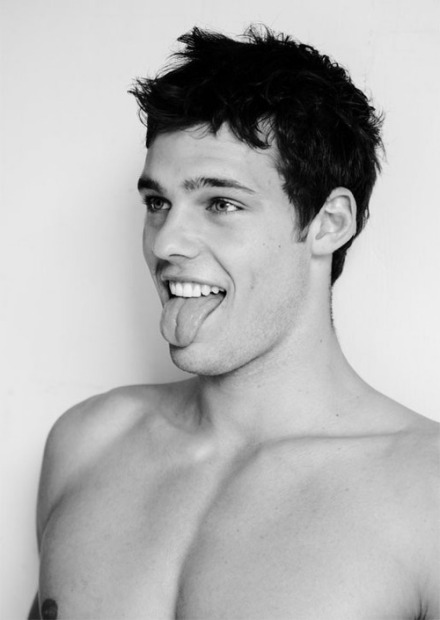 Adam Holden Nowell_百度百科
