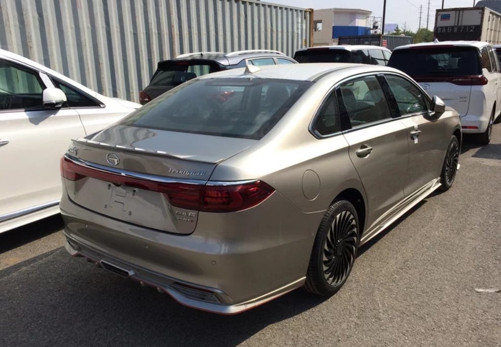 传祺GA6运动版参展，大包围+小尾翼！169马力的“四不像”_百科TA说