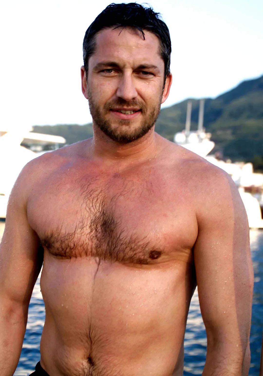 曾被普京炮轰却靠生猛赚疯！“陷落王”杰拉德·巴特勒狂受宠_百科TA说