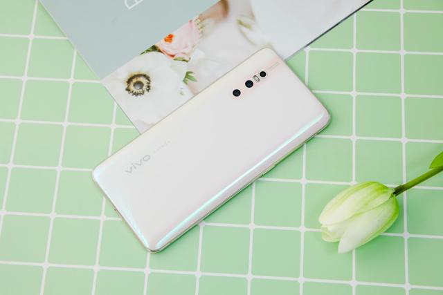 最强拍照手机vivo X27，超级逆光，让你的美更进一步_百科TA说