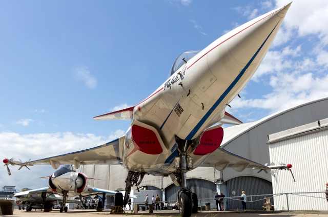 回忆J10的翻盘那一瞬间！这一战机是中国历史功臣_百科TA说