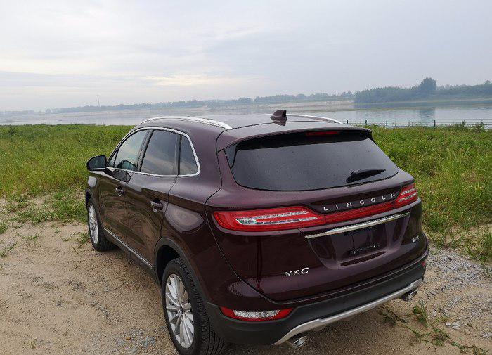 开了林肯MKC，再提凯迪拉克XT5，比较两车，车主耿直地说了感受_百科TA说