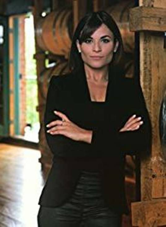 Julie Stackhouse_百度百科