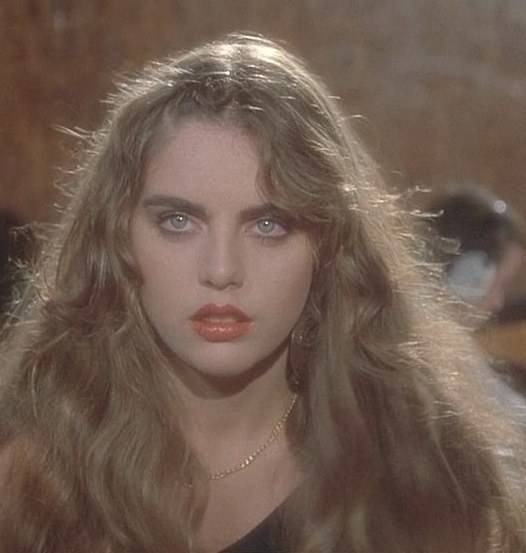 阿尼娅·皮艾洛丽_百度百科