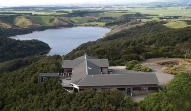 疫情之下，美国富豪们踏上了新西兰的末日求生之路……_百科TA说