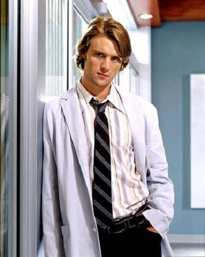 Dr. Robert Chase_百度百科