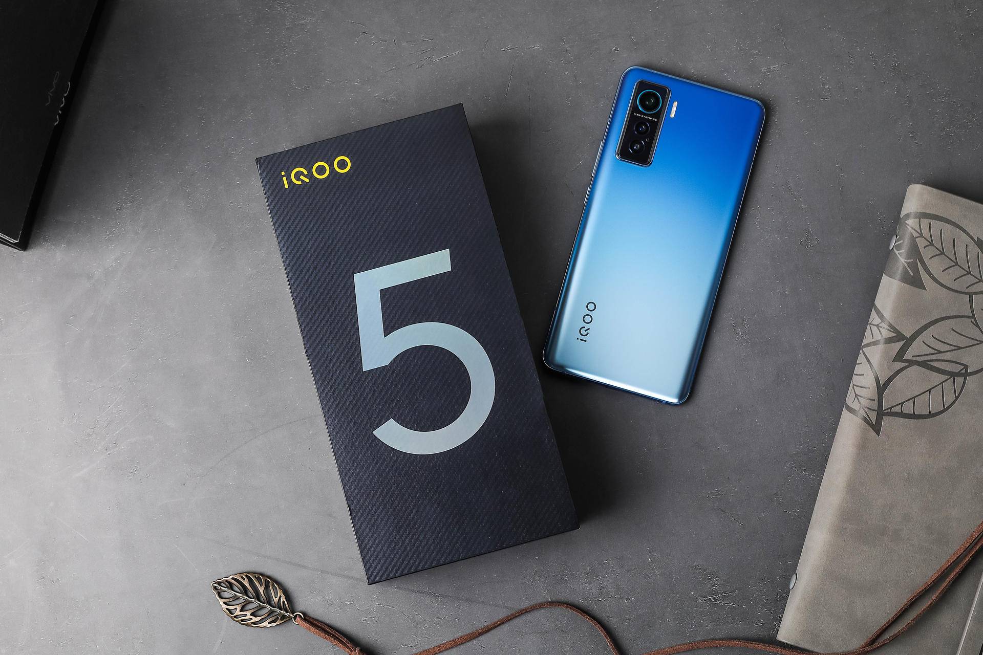 有颜值有实力，iQOO 5综合体验：这才是旗舰机应有的样子_百科TA说