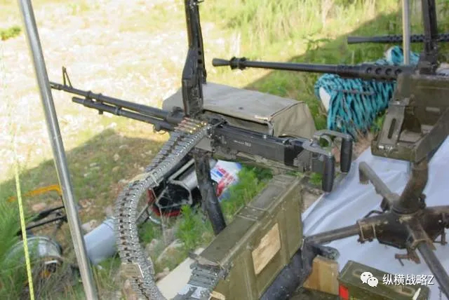 越南战争中的M60机枪，美军的主要步兵武器，可惜让人又爱又恨_百科TA说