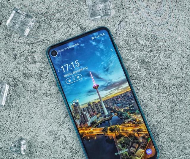 Galaxy A8s上手体验：黑瞳全视屏是三星对手机屏幕ID设计的探索！_百科TA说