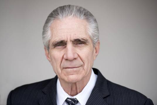 Ron Gilbert（演员、制作人）_百度百科