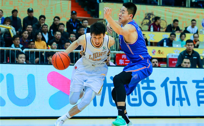 CBA排名三到六名战绩一档，七到十名另一档，但差距微乎其微！_百科TA说