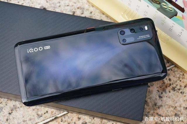 vivo开始发力：买iQOO3立送55W闪充套装+原装耳机！_百科TA说