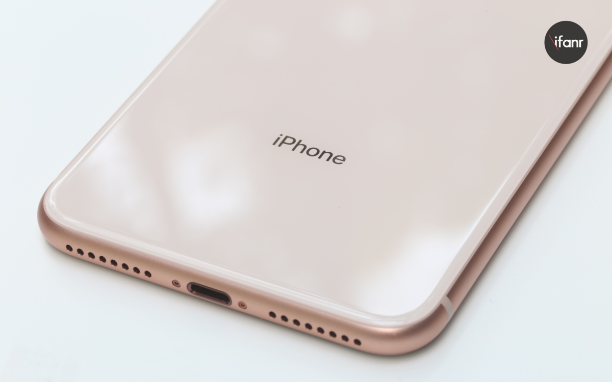 首发！iPhone 8/8 Plus 真机图赏：外观简洁，玻璃背部美爆了_百科TA说