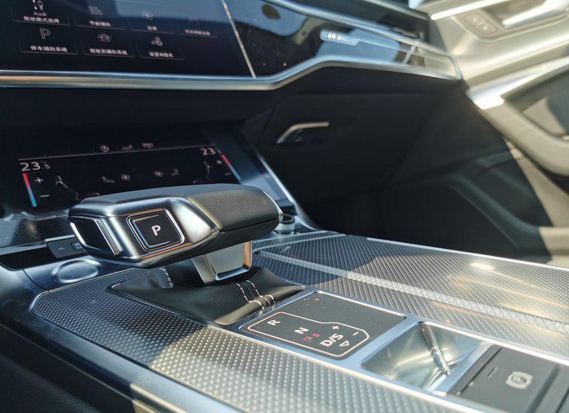 38万的奥迪A6L真的好吗？开了60天，车主直白地谈了用车感受_百科TA说