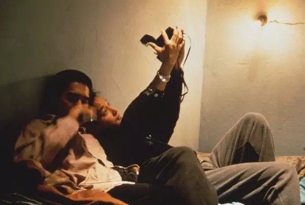 《春光乍泄》：原来寂寞的时候，所有人都一样_百科TA说