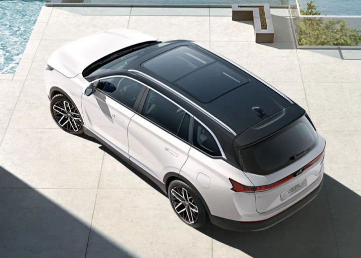 威马EX6 Plus 6座版开启预售 售价25万元左右_百科TA说