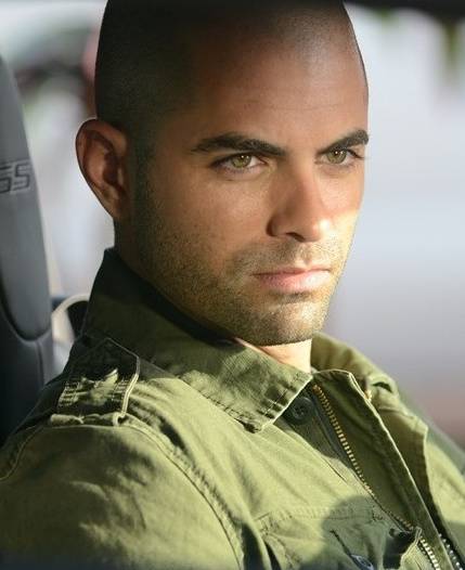 Adrian Bellani_百度百科