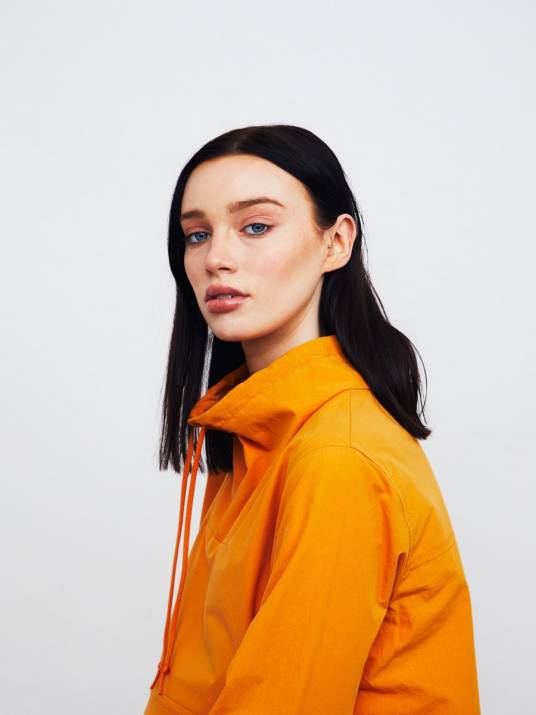 妮娅姆·麦柯马克_百度百科