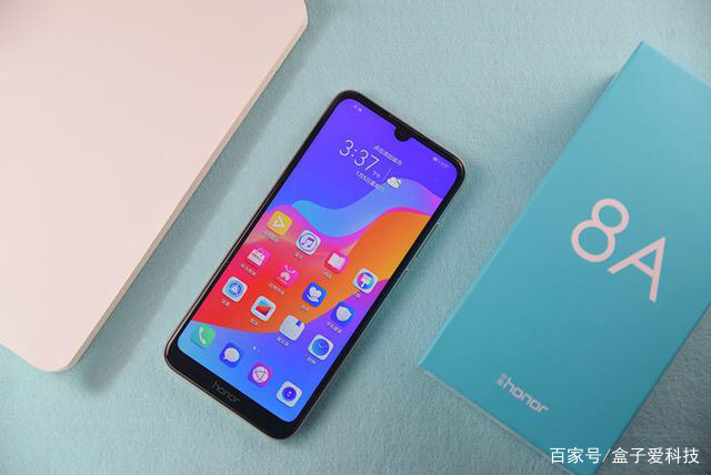 荣耀畅玩8A：令人震撼的大音量，珍珠全面屏，不仅仅是百元机！_百科TA说