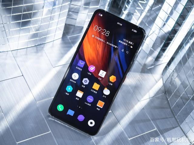 vivo开始发力：买iQOO3立送55W闪充套装+原装耳机！_百科TA说