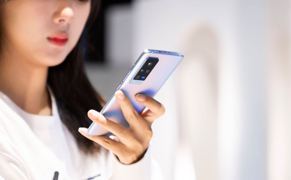 小米11对战vivo X60Pro 两款开年旗舰 谁更香？_百科TA说