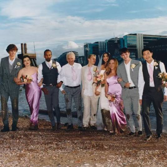 NUTS（2024年金南俊(RM)演唱的歌曲）_百度百科