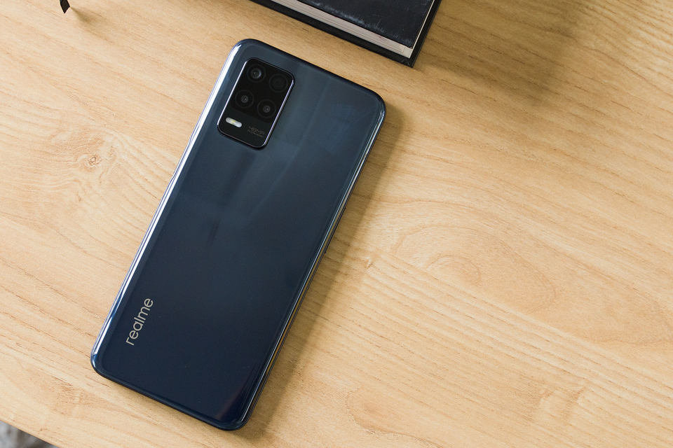 realme 真我V13图赏：大电池长续航也有均衡手感_百科TA说