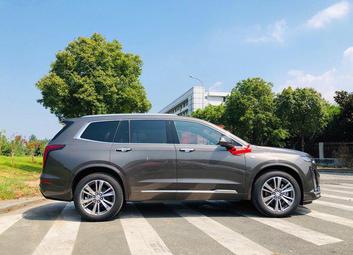 44万的凯迪拉克XT6值得入手吗？提车210天后，车主说了大实话_百科TA说