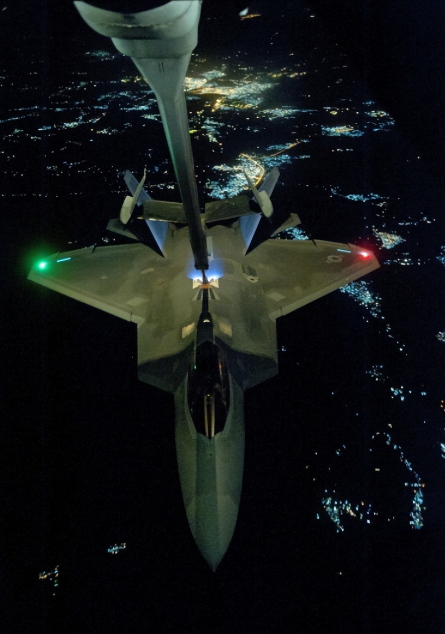 醒醒！F-22的航电真的落后了吗？_百科TA说