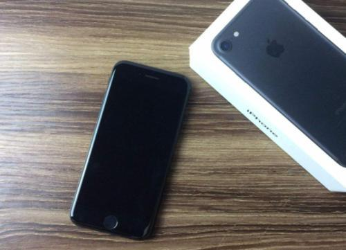 1999元的小米9SE和999元的iPhone7横向对比 网友评论醉了_百科TA说