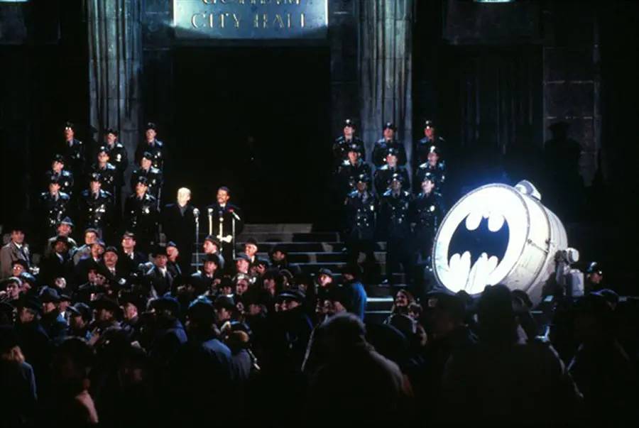 《蝙蝠侠》：最怪诞的蝙蝠侠之作，只因有了他！_百科TA说